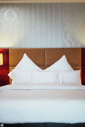 Quarto Executivo | Roupa de alta qualidade, camas de colchão pillowtop, minibar 