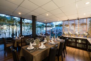 Pequeno-almoço preparado no momento diário (120000 VND por pessoa) 