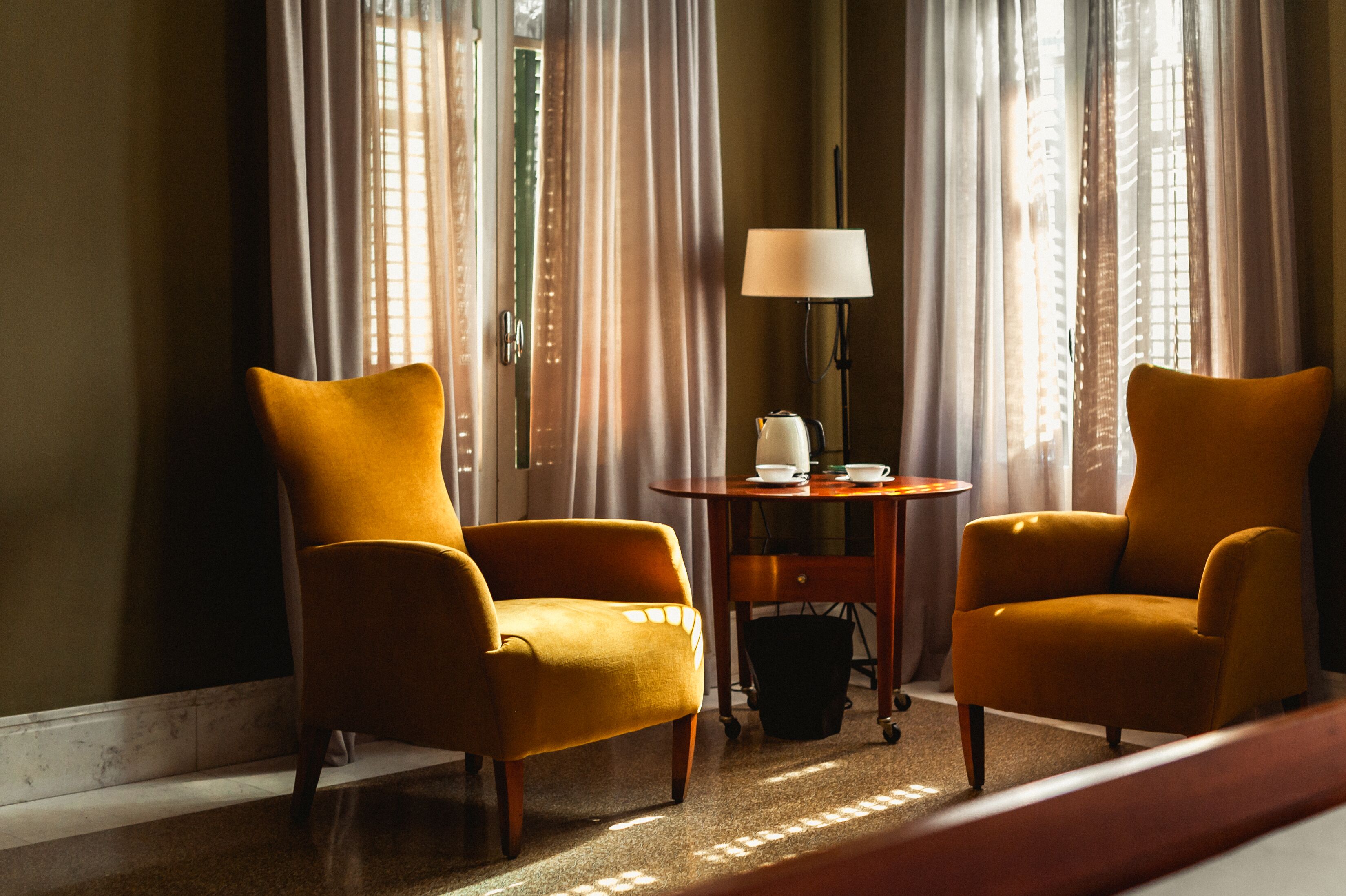 Quarto casal premium | 1 quarto, roupas de cama premium, cofres nos quartos, escrivaninha