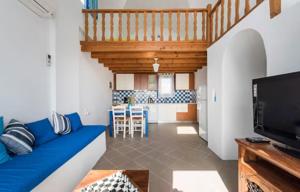 Suíte (Thiras) | Área de estar | TV de tela plana 32 polegadas com canais a cabo, TV