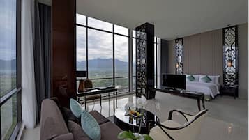 Suite Executiva | Minibar, cofre no quarto, secretária