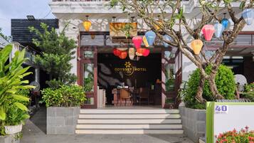 Fachada da propriedade