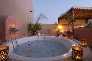 Banheira de hidromassagem exterior