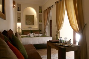 Quarto Duplo Superior, 1 cama de casal, no rés do chão | 1 quarto, roupa de alta qualidade, cofre no quarto