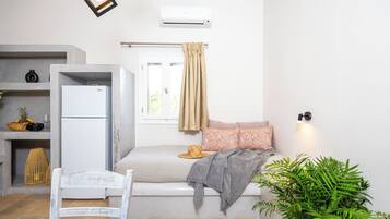 Casa Comfort, várias camas | Sala de estar | Televisor