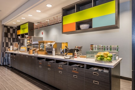 Buffet. Home2 Suites by Hilton Gulfport I-10