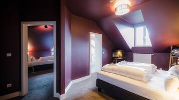 Quarto triplo básico, 2 quartos | 1 quarto, individualmente decorados, escrivaninha