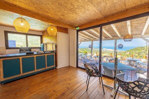 Bar à beira da piscina