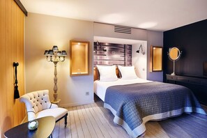 Quarto | Roupa de alta qualidade, com decoração personalizada