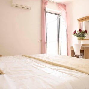 Cofre no quarto, ferro/tábua de engomar, Wi-fi grátis