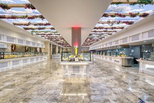 6 restaurantes, pequenos-almoços servidos, cozinha asiática 