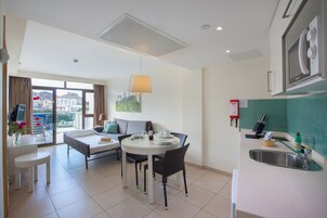 1 quarto, cofres nos quartos, Wi-Fi de cortesia, roupa de cama