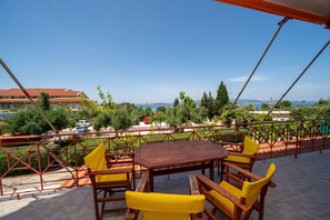 Apartamento, 2 quartos | Vista do quarto