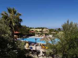 Piscina exterior sazonal 