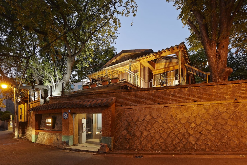 Jiwoljang Guest House - Seoul