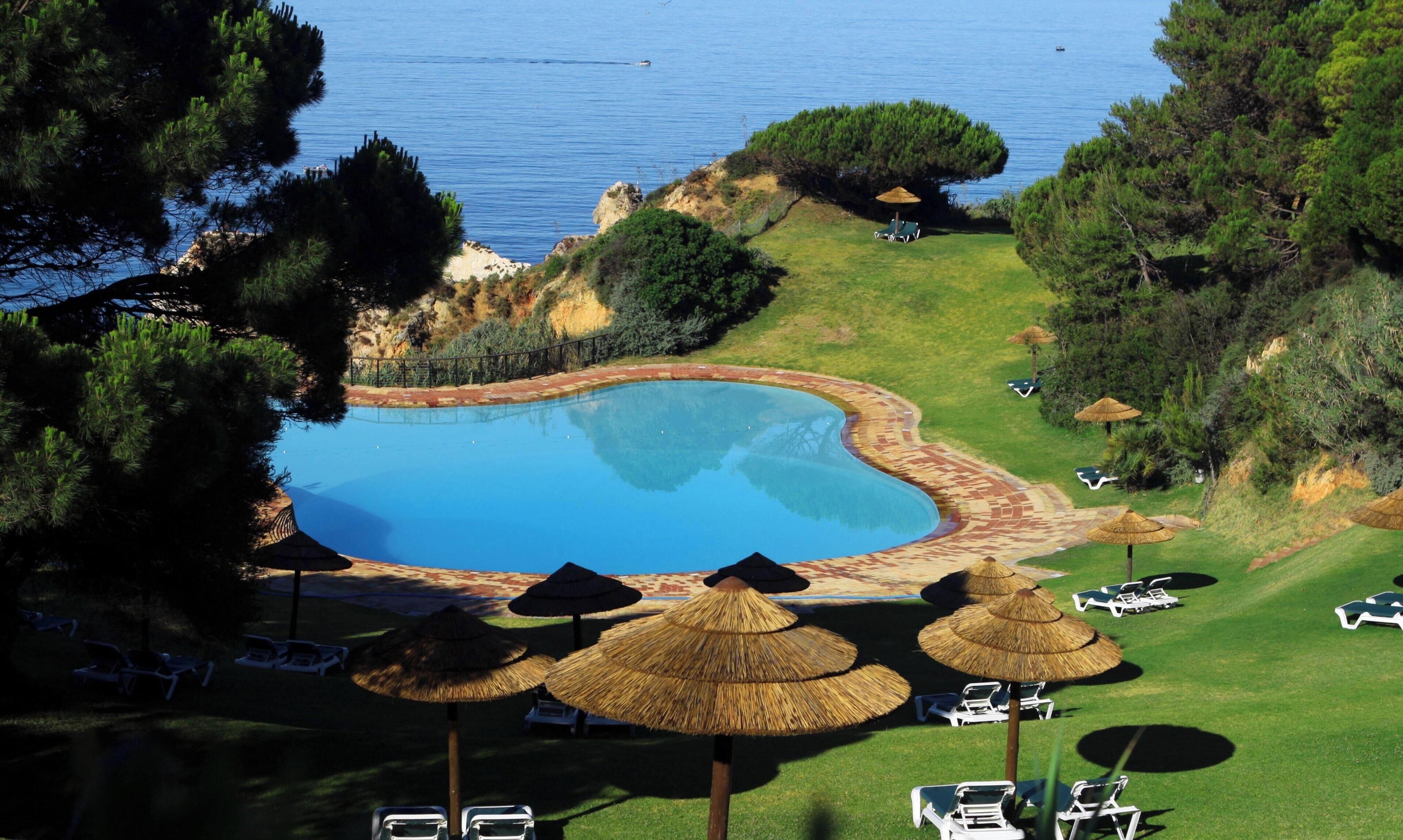 3 piscinas exteriores 