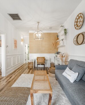 Quarto | Roupa de alta qualidade, camas de colchão viscoelástico, secretária