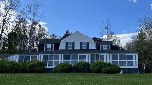 High Tide Inn - Maine