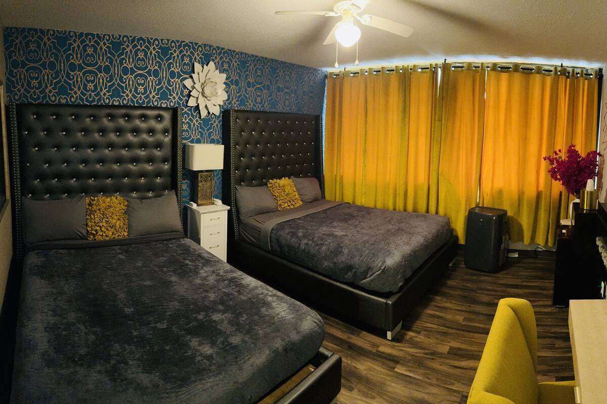 Quarto Duplo Básico | Secretária, cortinas/cortinados opacos, Wi-fi grátis 