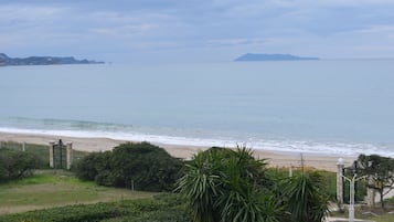 Apartamento, 2 quartos | Vista para a praia ou o mar