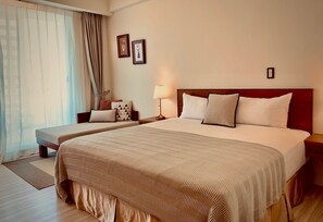 Quarto Clássico com Cama de Casal, varanda | Vista do quarto