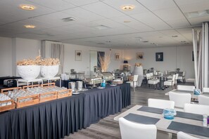 Pequeno-almoço tipo buffet diário incluído 