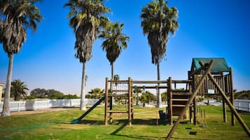 Área de recreio para crianças (ao ar livre)