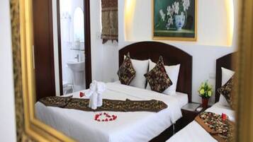 Quarto Deluxe, não fumadores, Vista para a cidade | Minibar, cofre no quarto, quartos insonorizados, Wi-fi grátis