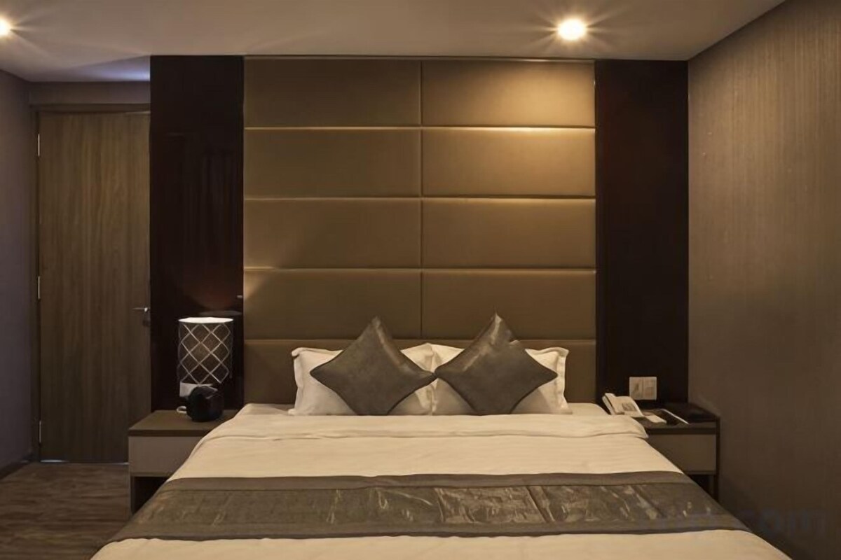 Minibar, cofre no quarto, quartos insonorizados, Wi-fi grátis 