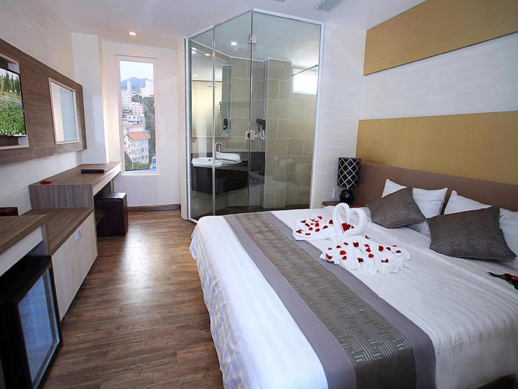 Minibar, cofre no quarto, quartos insonorizados, Wi-fi grátis 