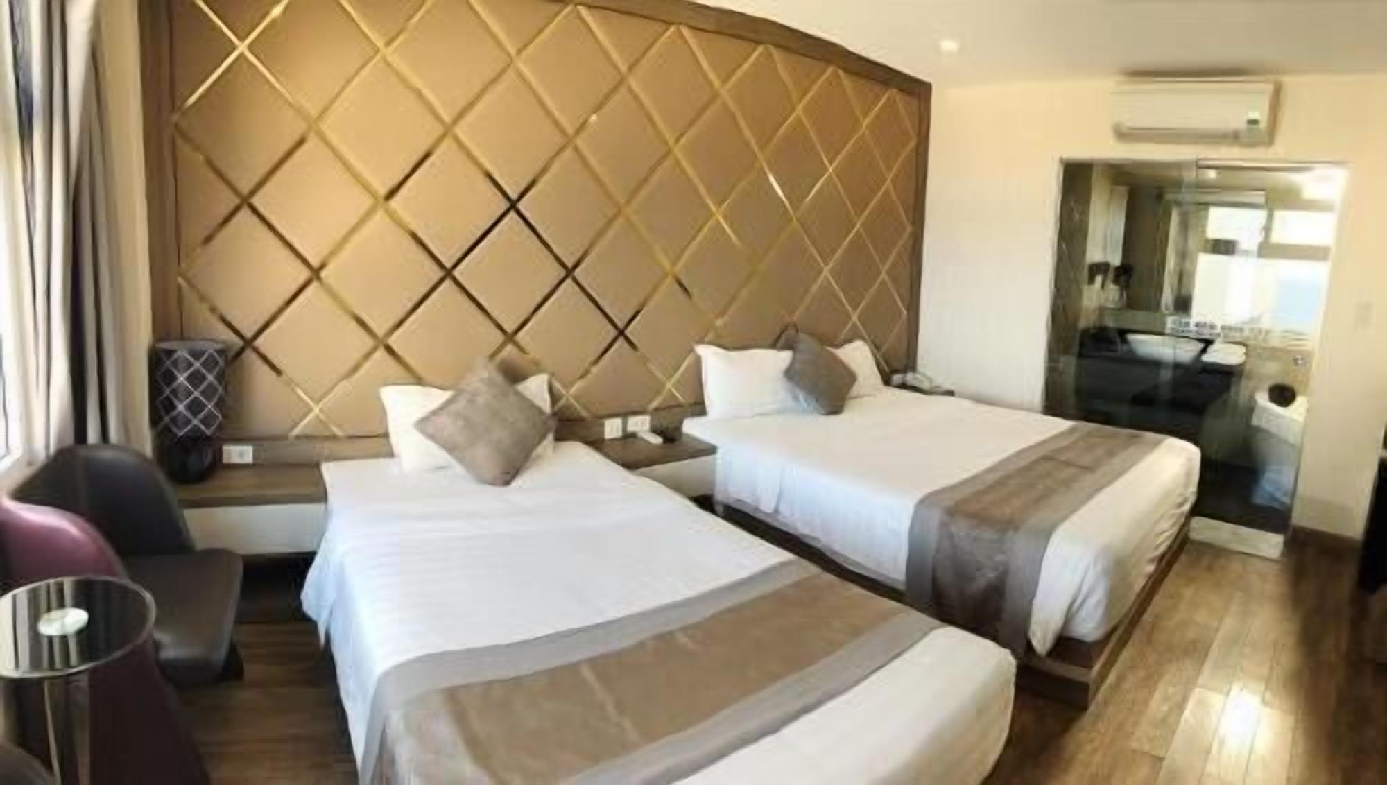 Minibar, cofre no quarto, quartos insonorizados, Wi-fi grátis 