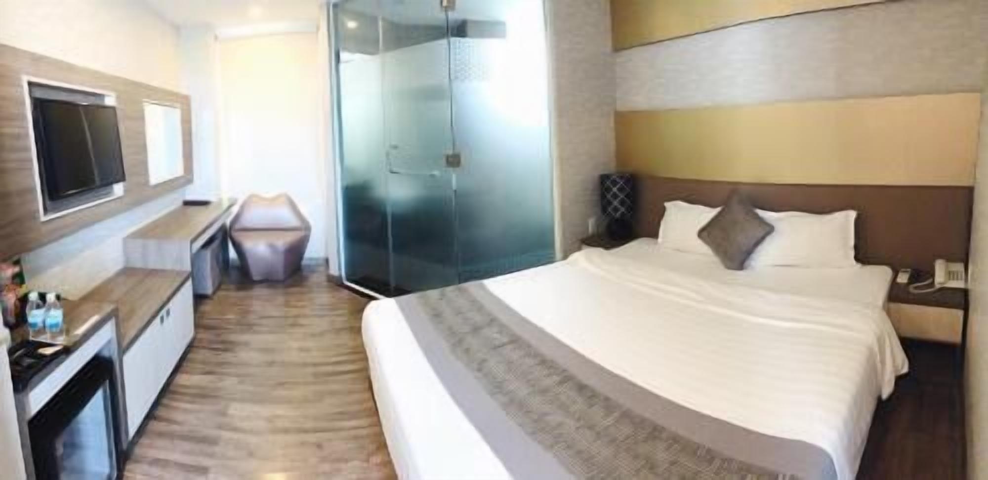 Minibar, cofre no quarto, quartos insonorizados, Wi-fi grátis 
