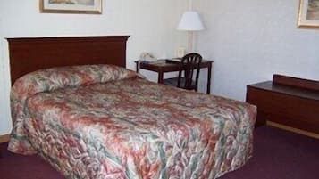 Suite de Luxo, 1 cama king-size, banheira de hidromassagem | 1 quarto, ferro/tábua de engomar, Wi-fi grátis, roupa de cama fornecida