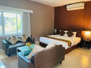 Front Deluxe Pavilion | Com decoração personalizada, secretária, cortinas/cortinados opacos