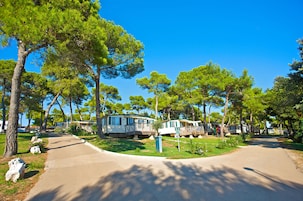 Trailer, 2 quartos, terraço | 2 quartos, escrivaninha, espaço de trabalho para notebook