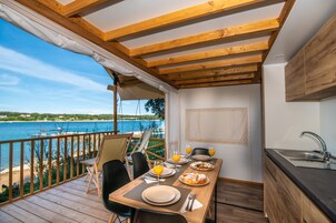 Tenda Premium, 2 quartos, vista para o mar | Terraço/pátio interior