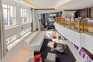 Vila, 2 quartos (Sky, 1 King & 1 Round Bed) | Vista para a cidade