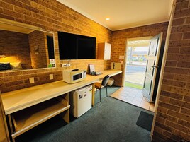 Quarto Twin Standard, acessível | Micro-ondas