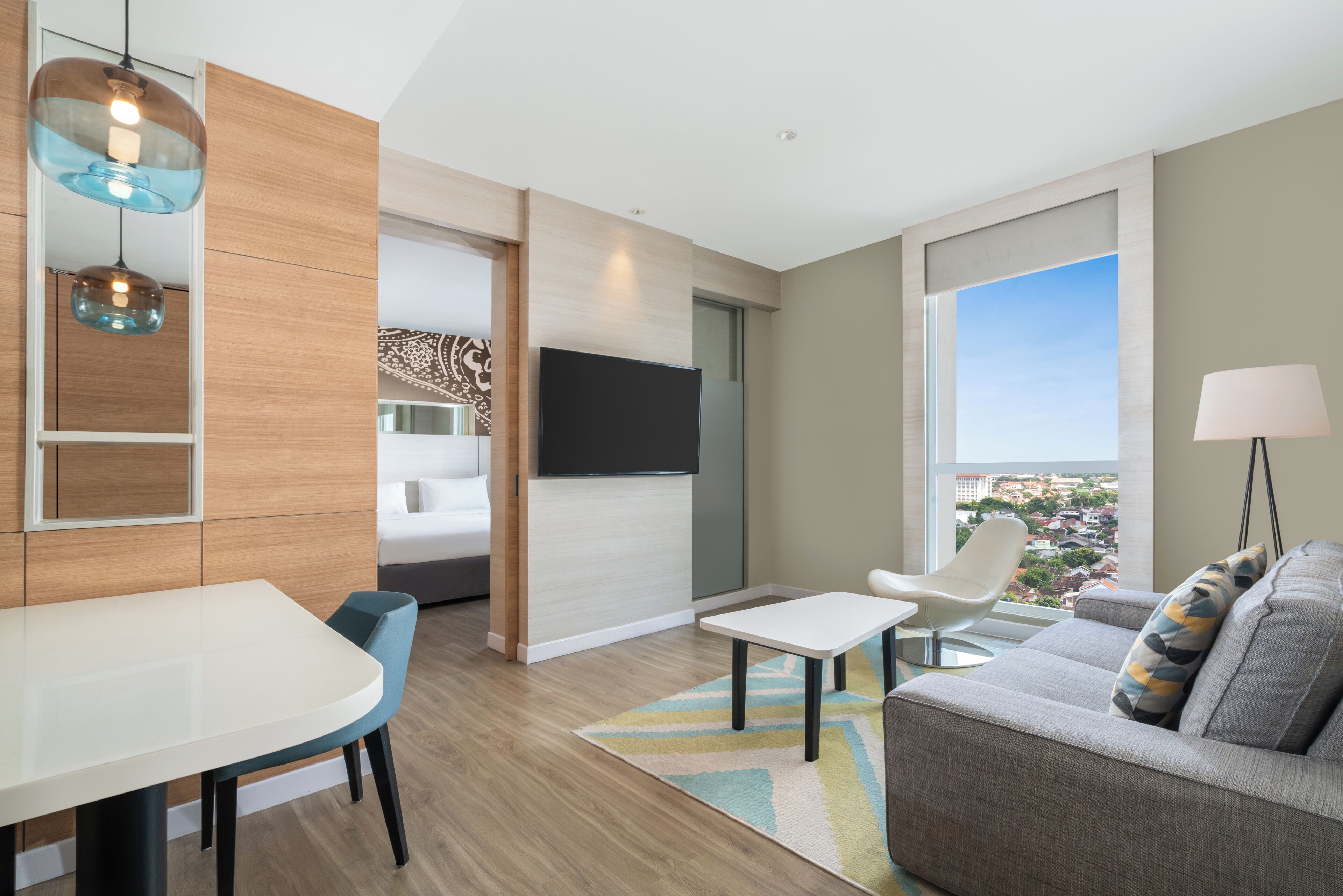 Suíte, 1 cama de casal | Cofres nos quartos, escrivaninha, cortinas blackout