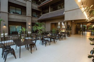 Café da manhã com buffet todos os dias mediante uma taxa