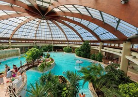 Sauna, tratamentos faciais, manicures e pedicures 