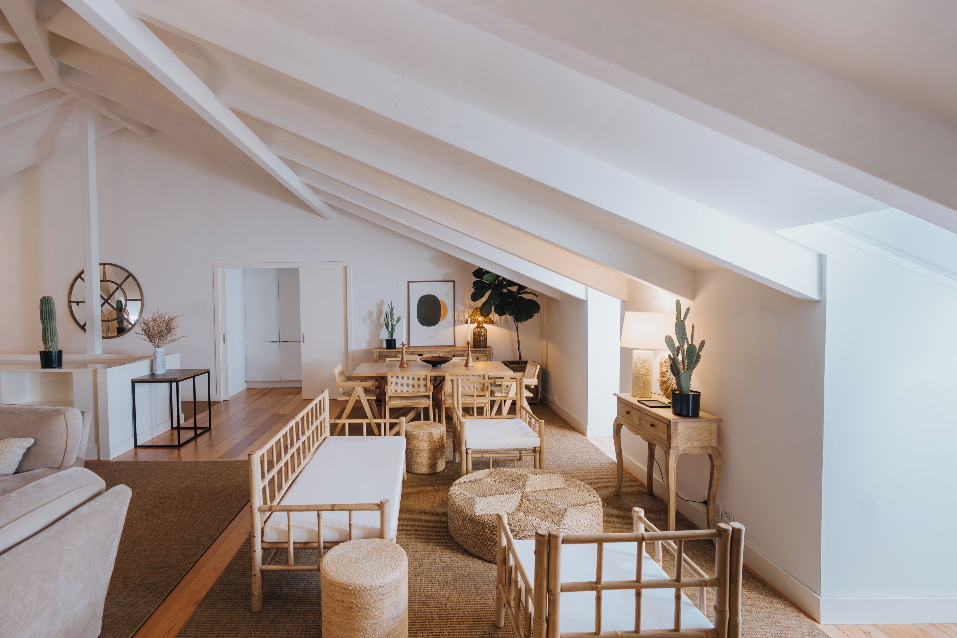 Apartamento Familiar | Sala de estar | Televisor LCD de 42 polegadas com canais digitais, televisor 