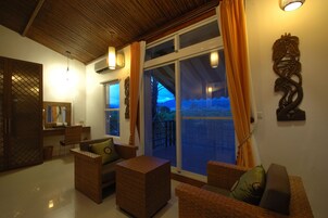 Casa romântico, 1 cama de casal, para não fumantes, banheira de hidromassagem | Roupas de cama premium, edredons de pluma, individualmente decorados