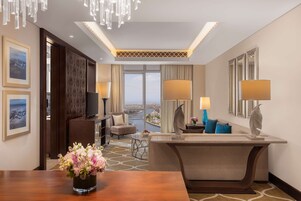 Suite Familiar, 1 quarto (1 King Bed) | Vista do quarto