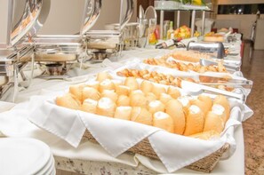 Café da manhã, almoço e jantar