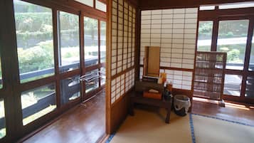 Quarto Familiar, não fumadores (Superior Japanese Style) | Cofre no quarto, secretária, Wi-fi grátis