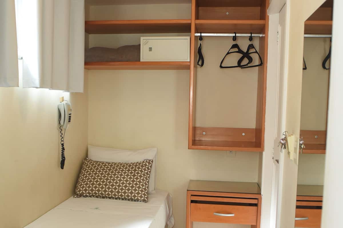 Cápsula Individual | Minibar, cofre no quarto, Wi-fi grátis, roupa de cama fornecida