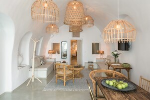 Suite Nobre, piscina privativa, vista para o mar | Sala de estar do lobby