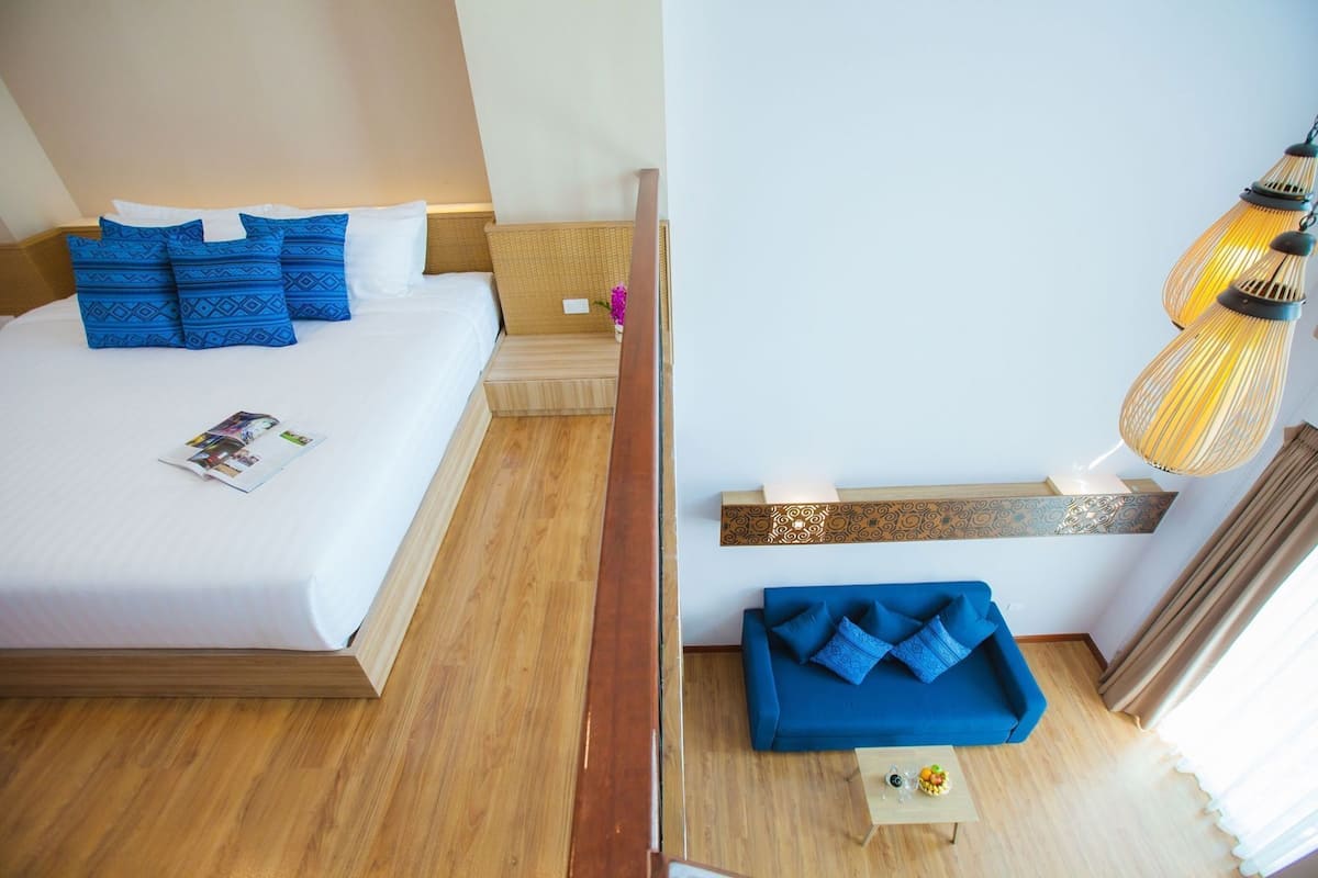 Roupa hipoalergénica, minibar com produtos grátis, cofre no quarto