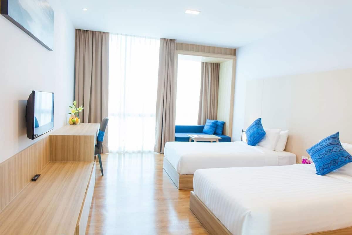 Roupa hipoalergénica, minibar com produtos grátis, cofre no quarto